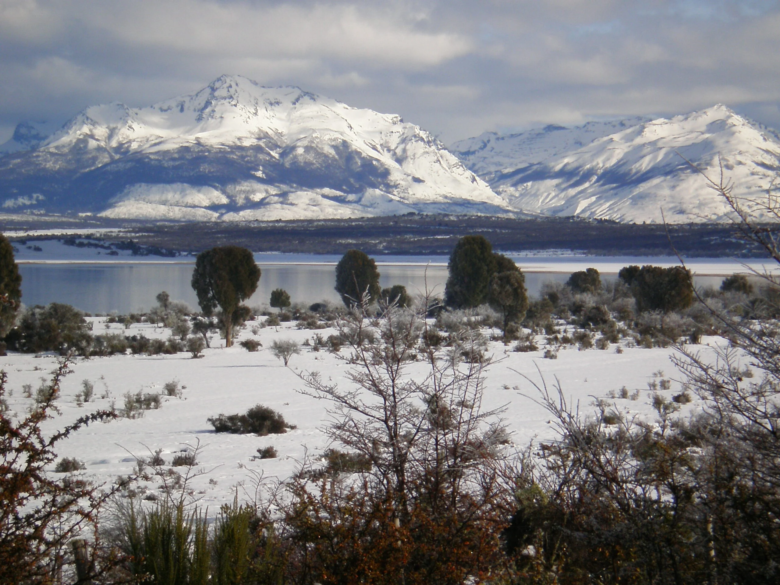 Turismo ancestral y naturaleza: Sierra Colorada y Lago Rosario ...
